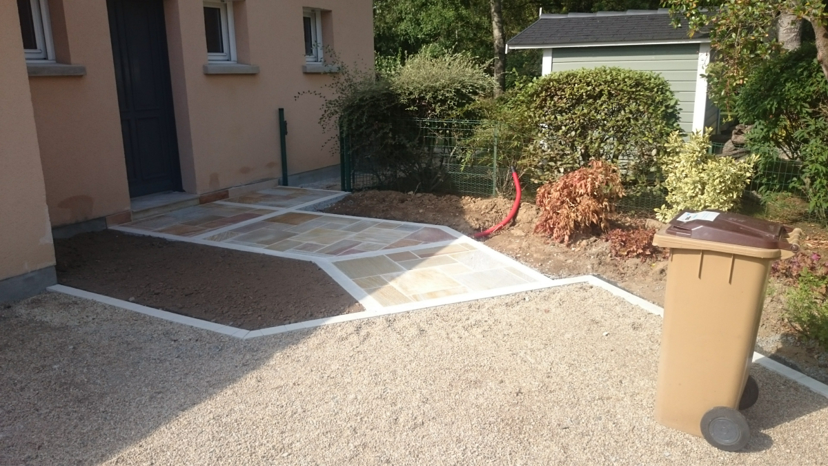 Conception Entrée de maison en pavage dallage à Bruz créée le 13/04/2021