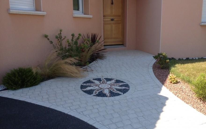 Aménagement Entrée de maison en pavé La Couture® à Bougenais - 1354