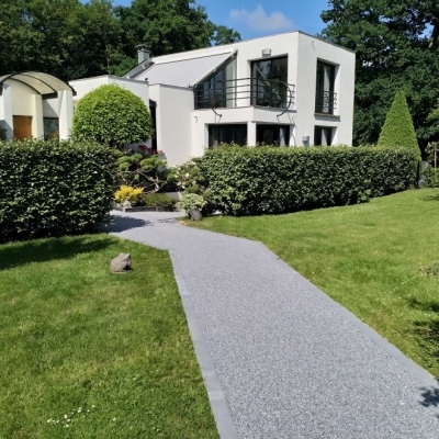 Daniel Moquet, aménagement cour, allée de jardin et terrasse en enrobé