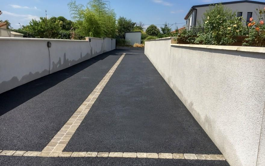 Projet d'aménagement d'Allée de garage en enrobé noir à chaud Projet d'aménagement d'Allée de garage en enrobé noir à chaud